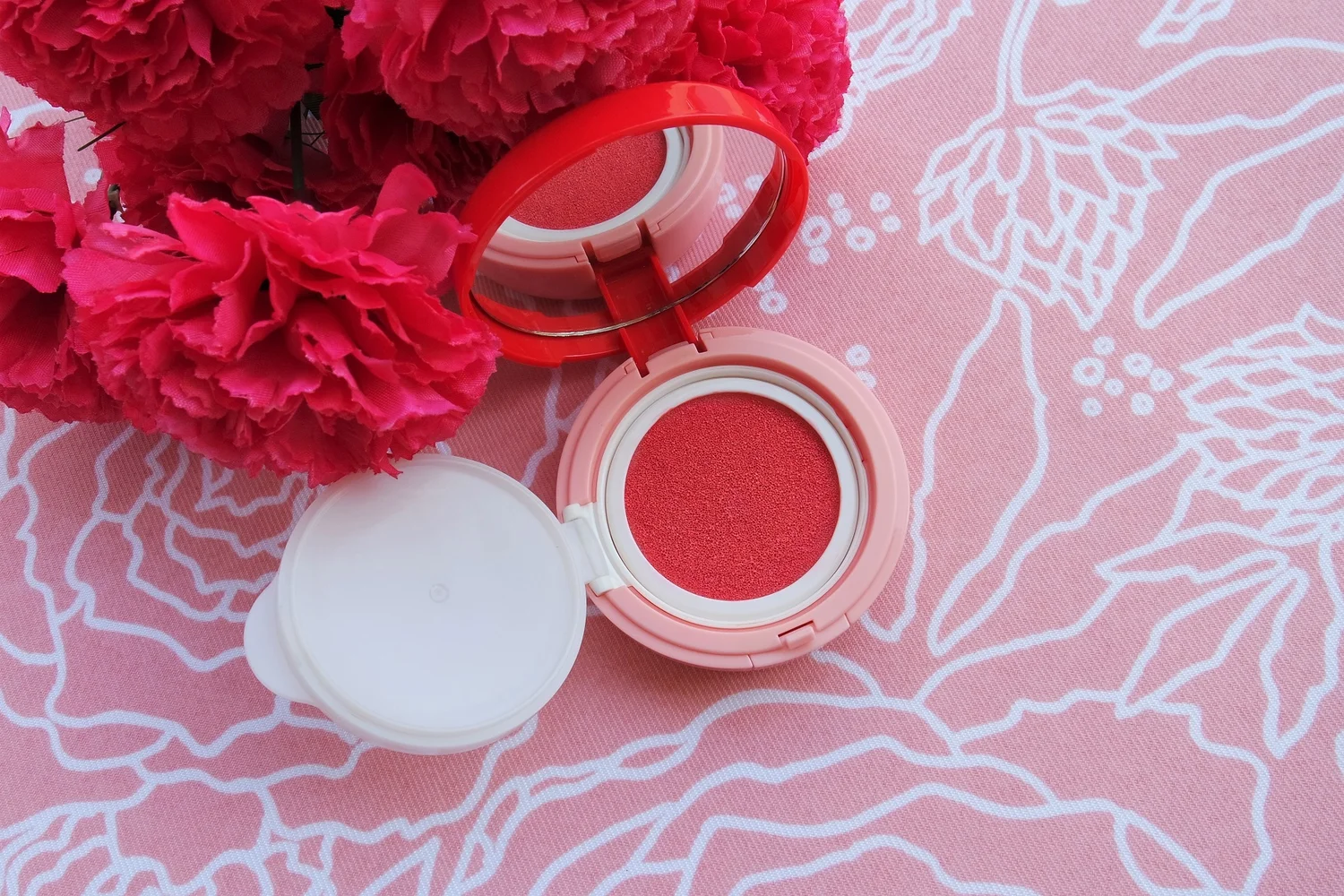 Easy DIY Day: How to make your own cushion blush compact! — Project Vanity