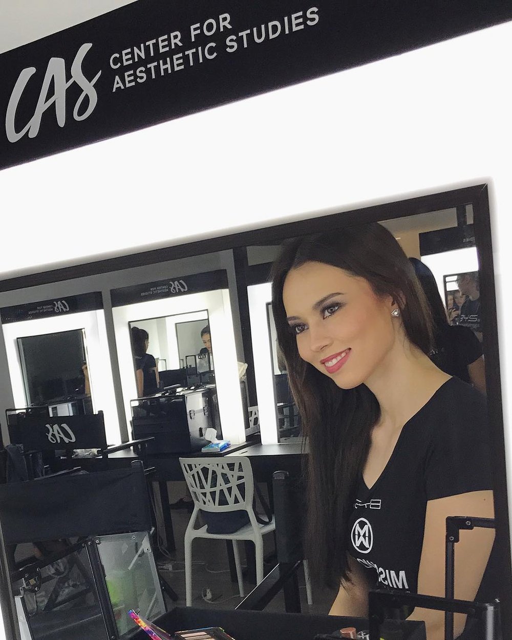 This is how Miss World Philippines Laura Lehmann does her makeup ...