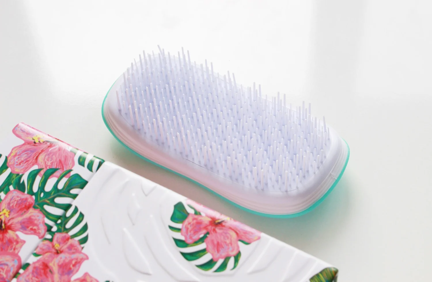 The Ikoo Brush the best at detangling and smoothing hair - it's so cute ...