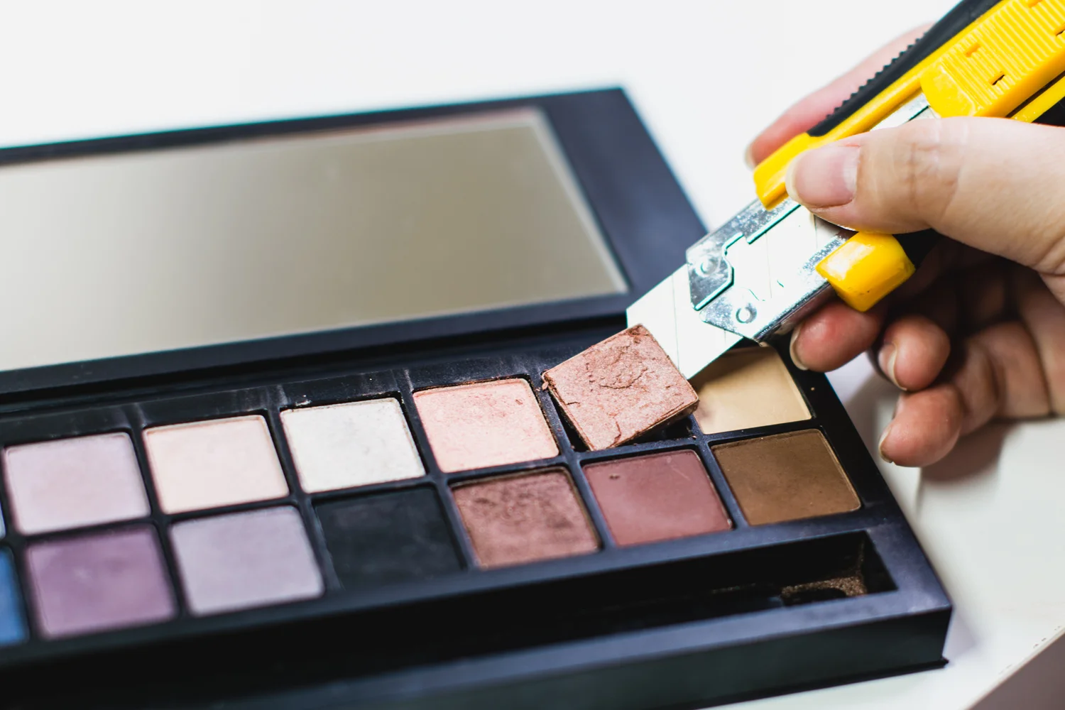 Tutorial: How to depot eyeshadows to create your own custom palette ...