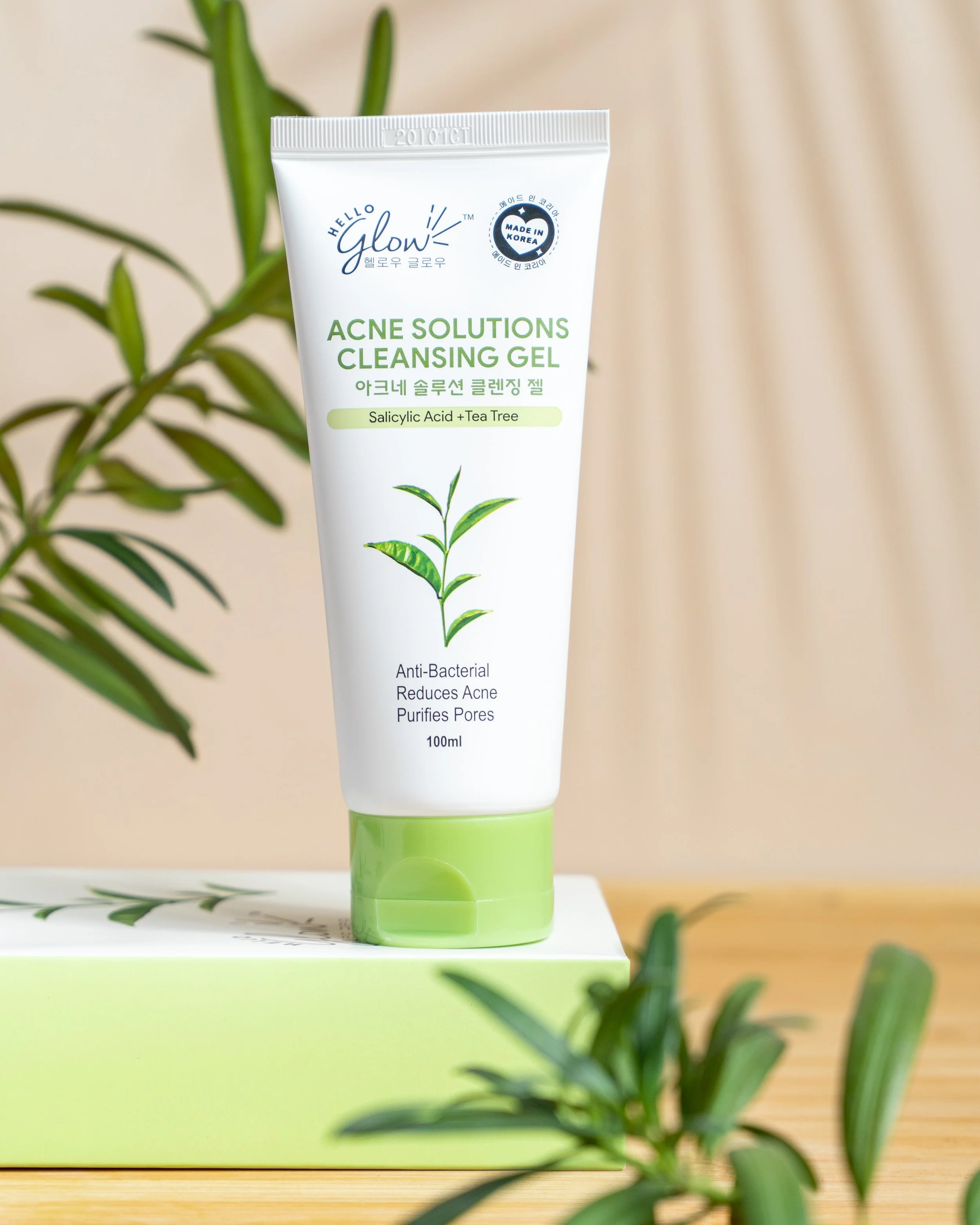 The Hello Glow Acne Defense Set is a great find for the tweens and ...