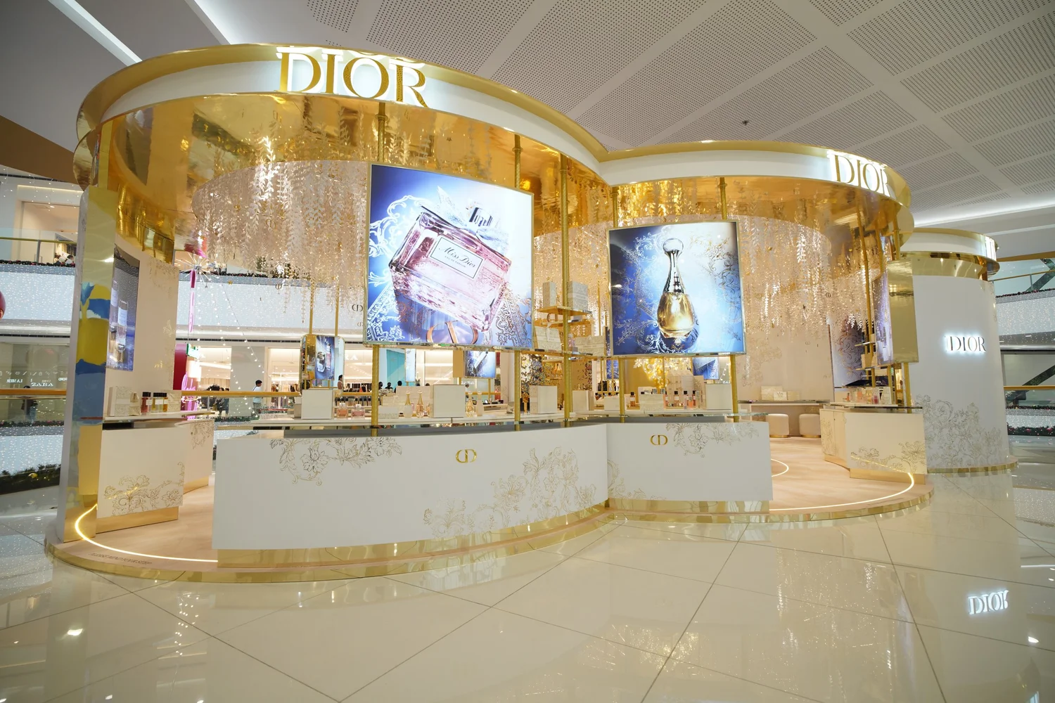 A Night to Remember: My Enchanting Experience at Dior's Carousel of Dreams Pop-Up — Project Vanity