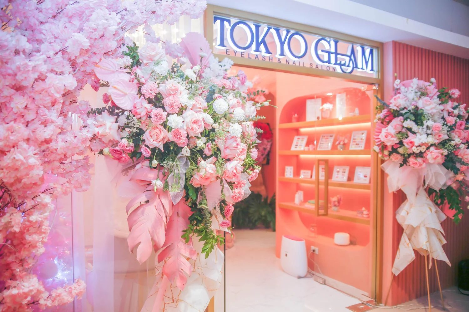New lash salon alert: Tokyo Glam offers an authentic Japanese lash ...