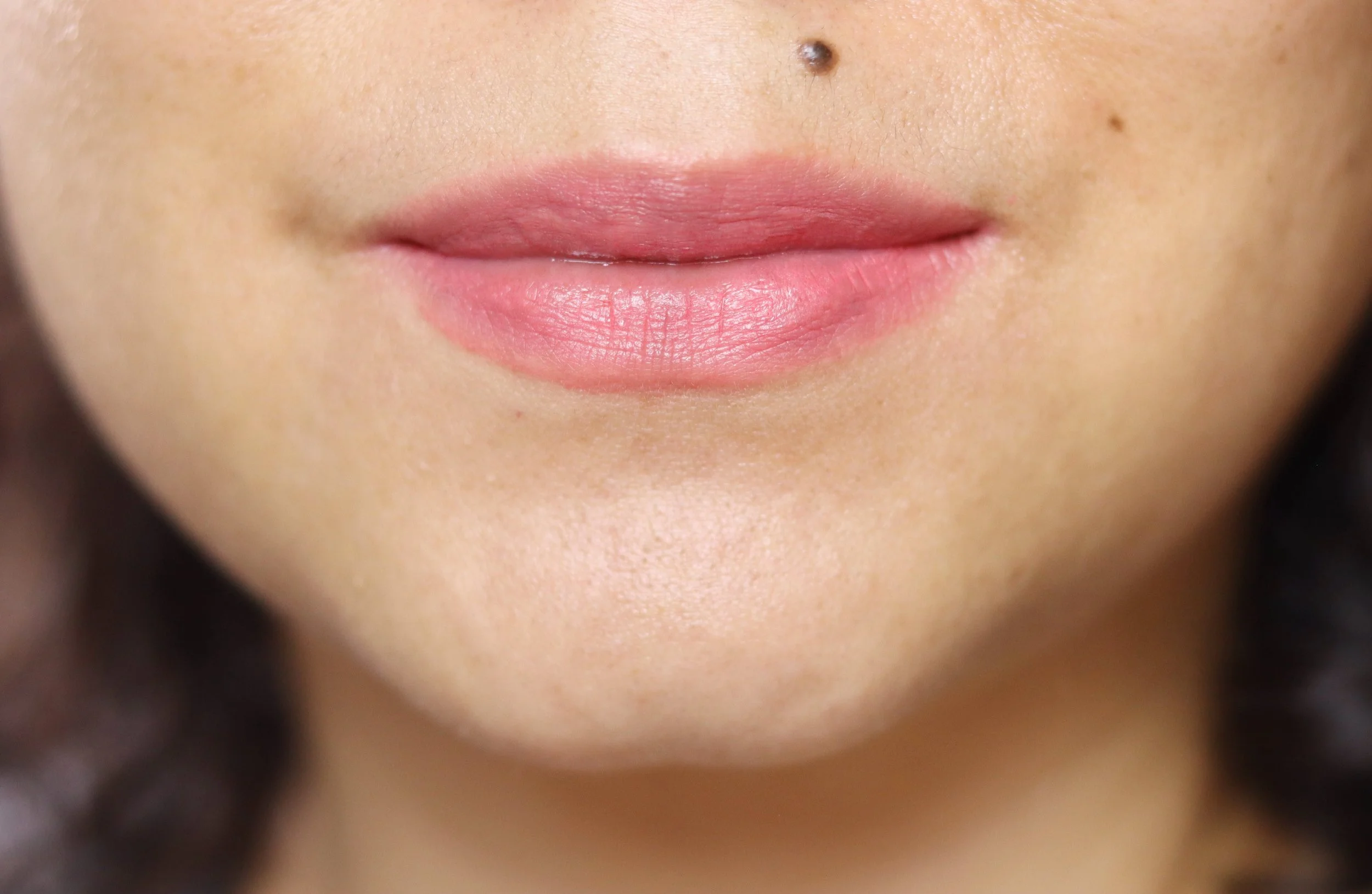 Glow on the Go: Spotlight Soft Glow Beauty Wand Review + Swatches ...