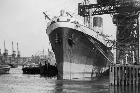 History — SS ROBIN AT THE ROYALS