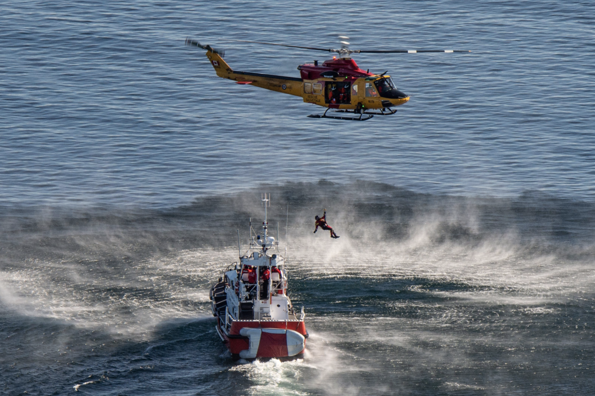 National Defence Welcomes the Canadian Coast Guard to the Defence Team ...