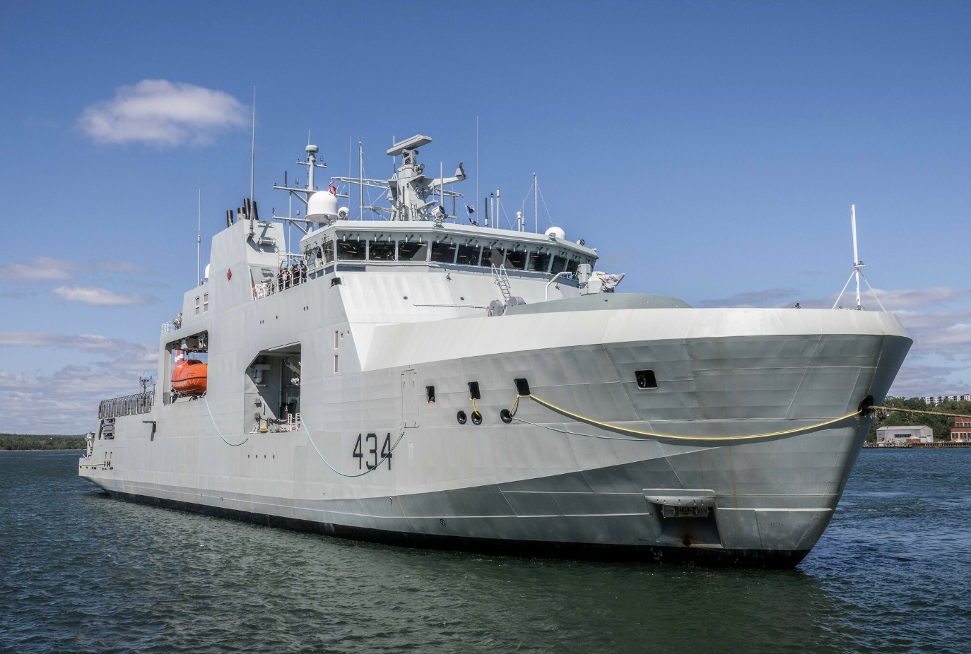 His Majesty’s Canadian Ship Frédérick Rolette connects with Nunavik ...