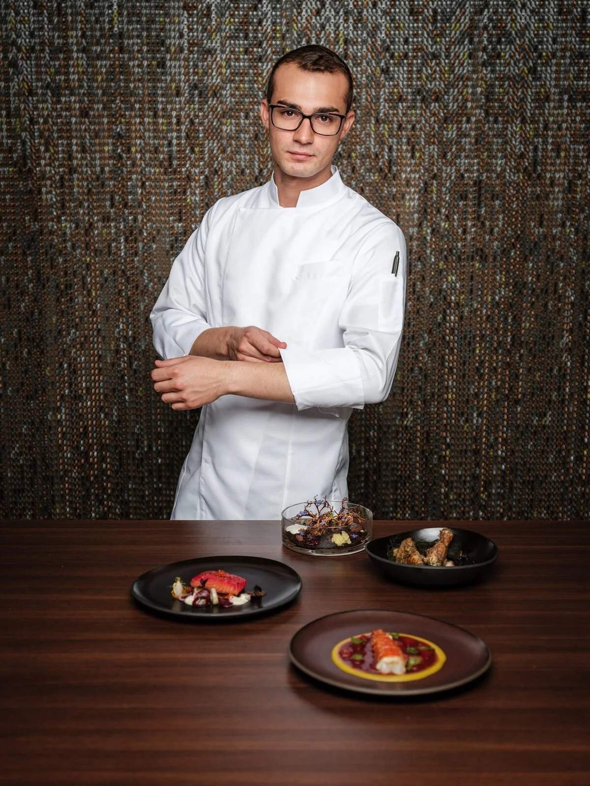 AT EIGHT RESTAURANT & BAR — PREMIUM Das Lifestyle + Luxus Magazin