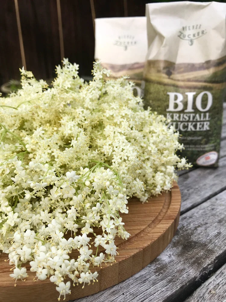 Holunderblüten Sirup Rezept — Gesund mit Natur
