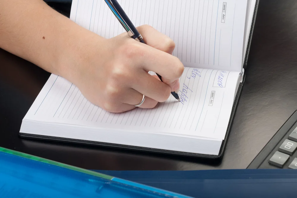 Cognitive Distortions: Overgeneralizing — Cognitive Behavioral Therapy ...