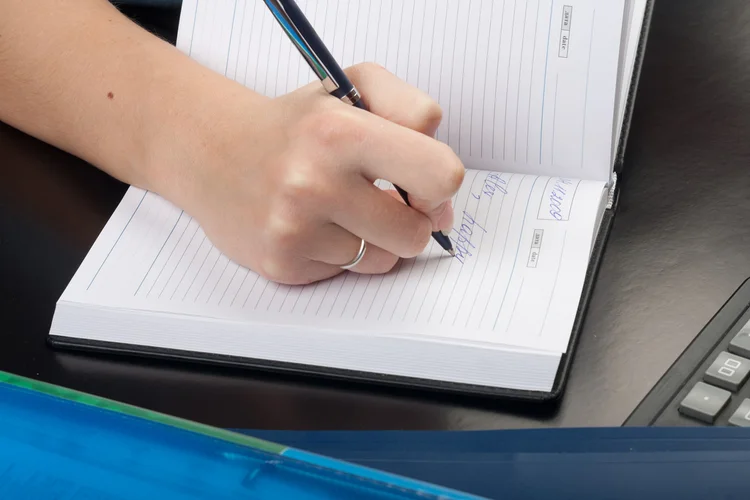 Cognitive Distortions: Overgeneralizing — Cognitive Behavioral Therapy ...