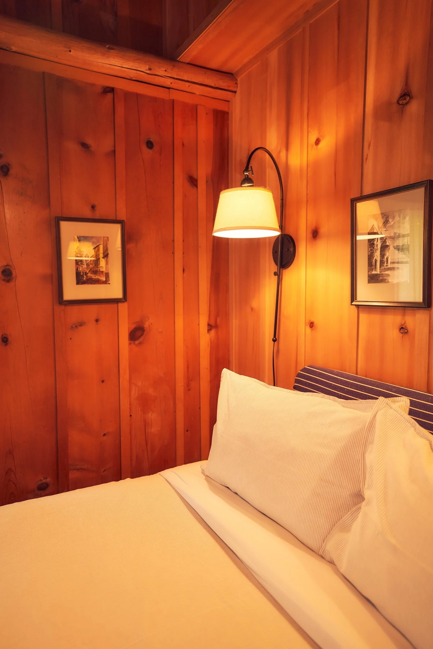 Eleanor's Cabin: Majestic Views & Cozy Fireside Comfort — House on Metolius