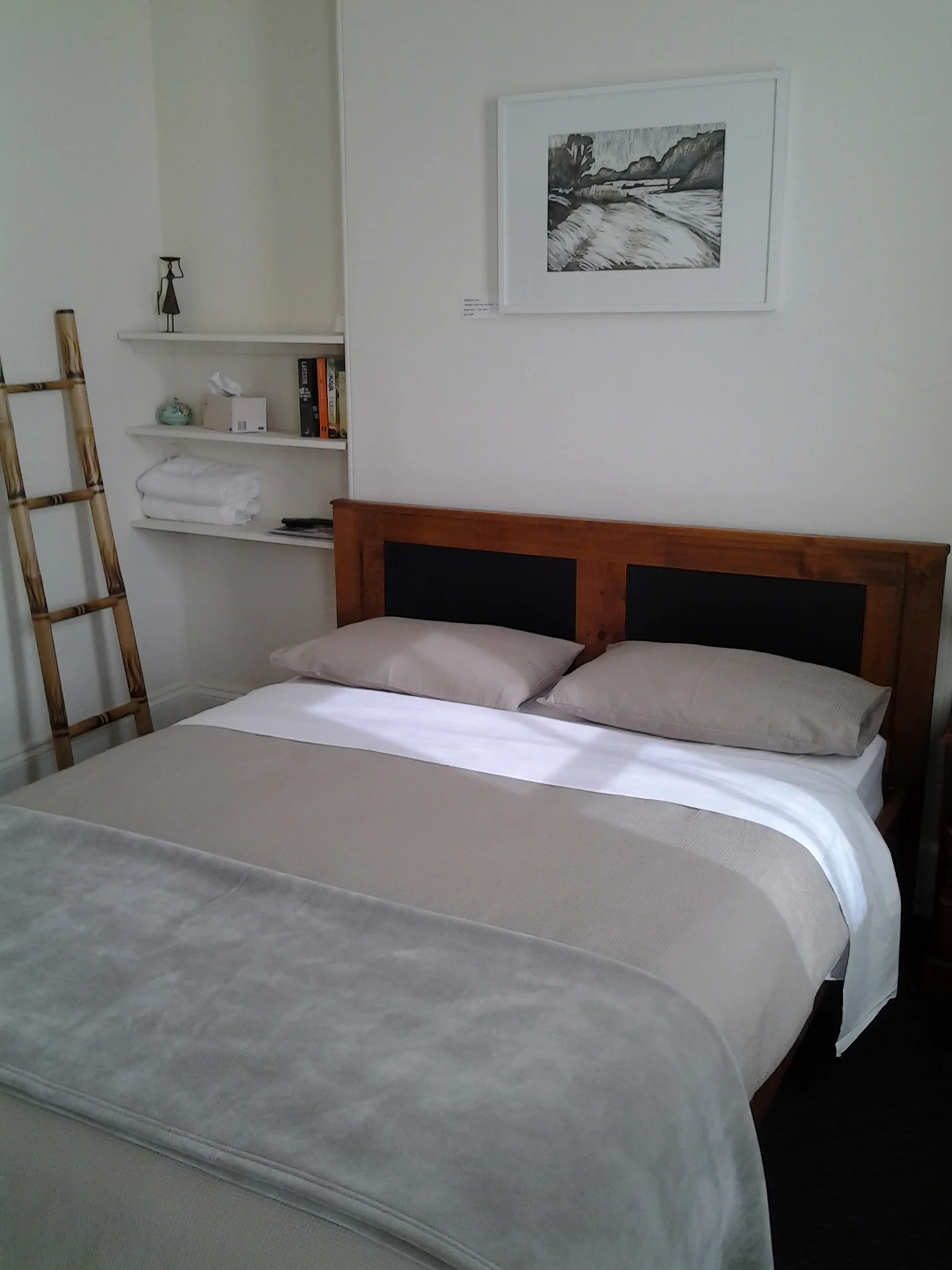 Accommodation | Pub and accommodation | The Merton Hotel