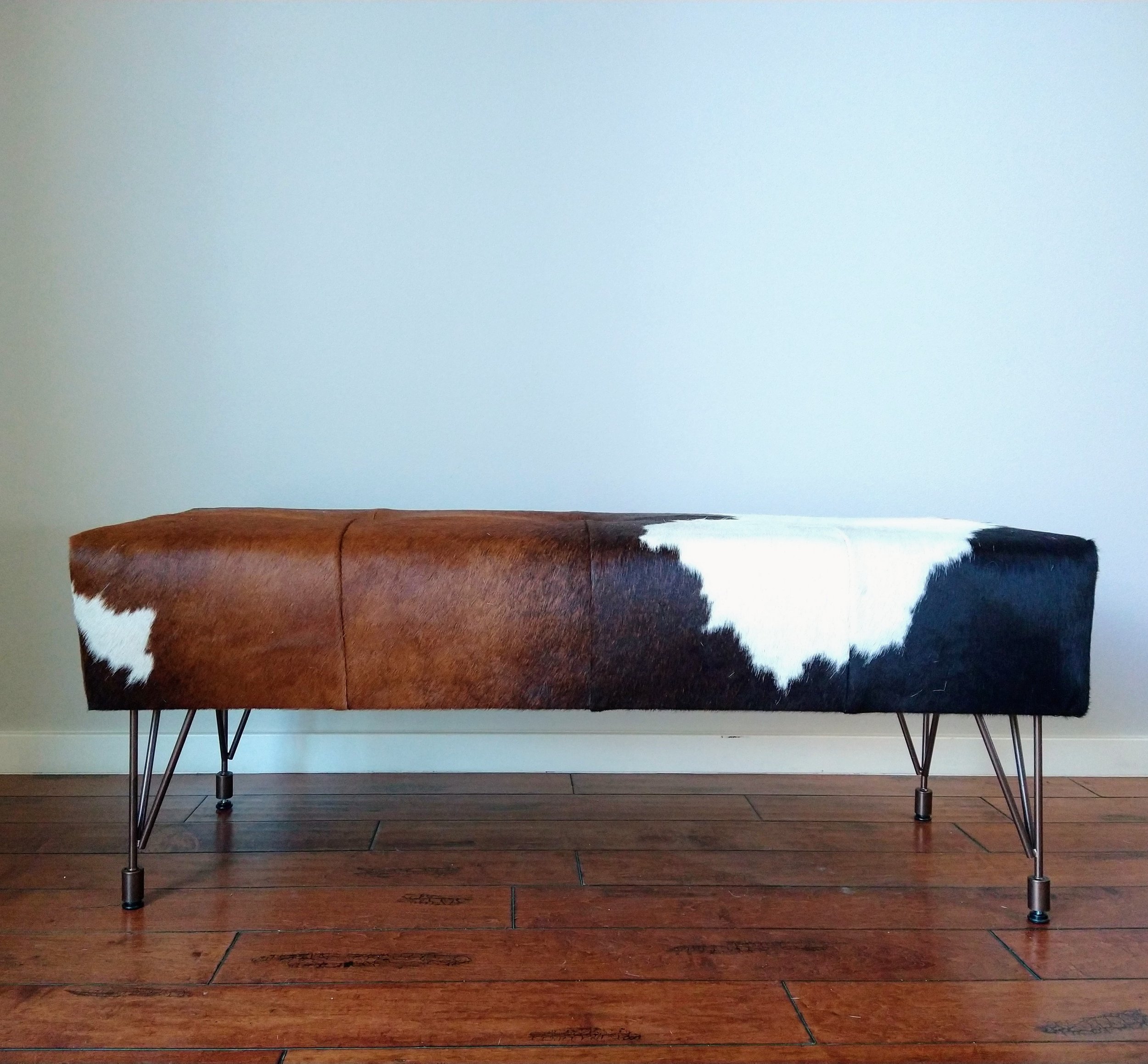 Hytower Cowhide Bench — Gambrell Rénard