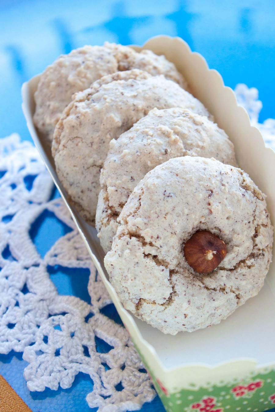 Let the Christmas Baking Begin – German Hazelnut Macaroons — My Blue ...