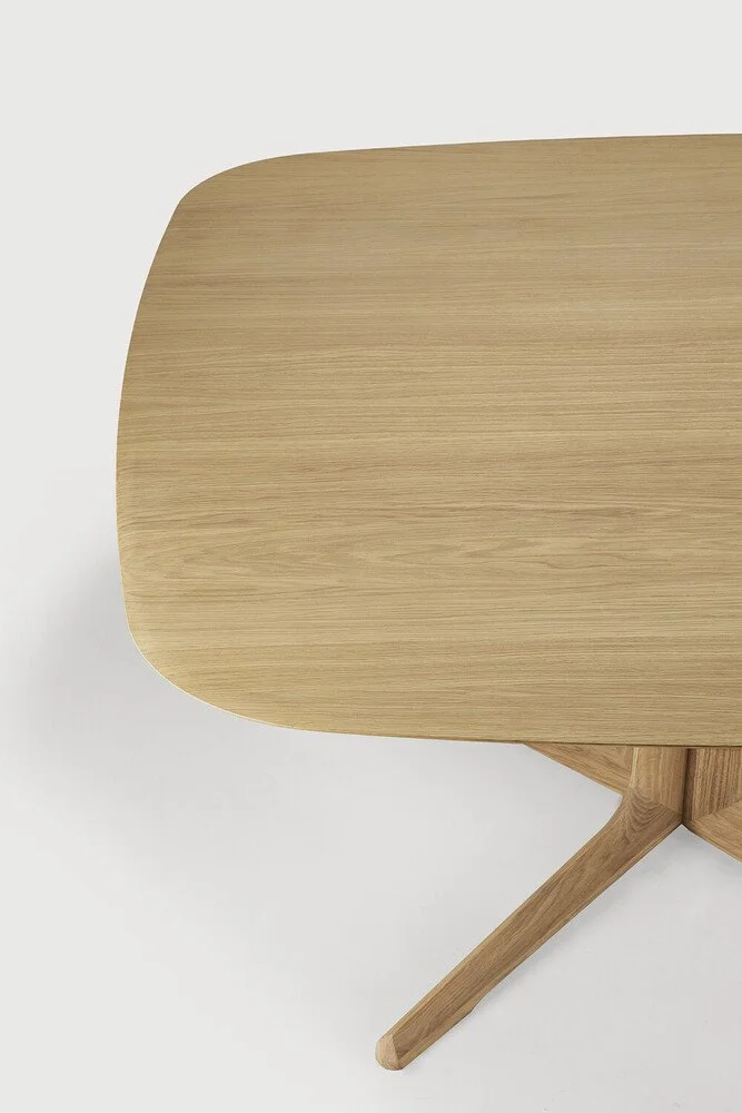 Corto dining table — Ró