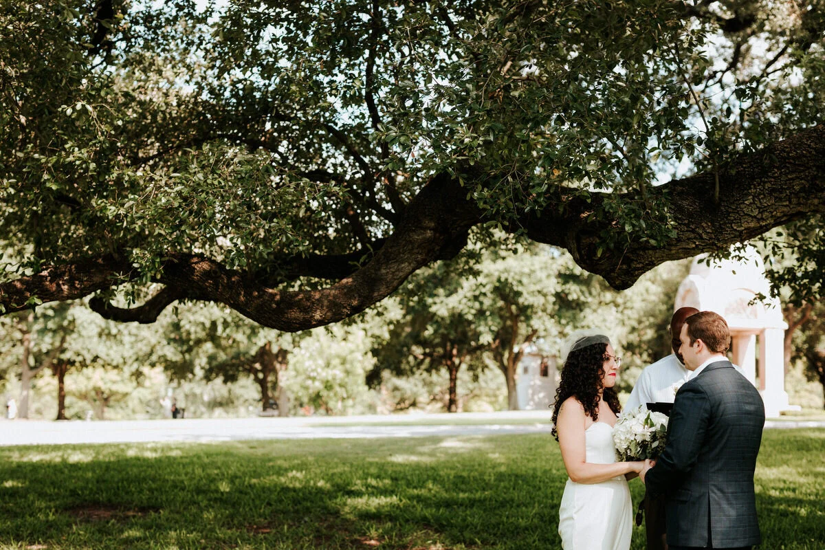 Jennifer + Joshua // Tiny Texas State Capitol Wedding — Diana Ascarrunz ...