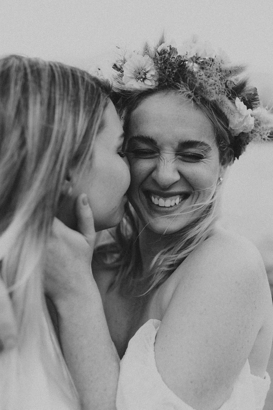 Dreamy Styled Elopement Near Detroit Lake｜a&bé bridal shop