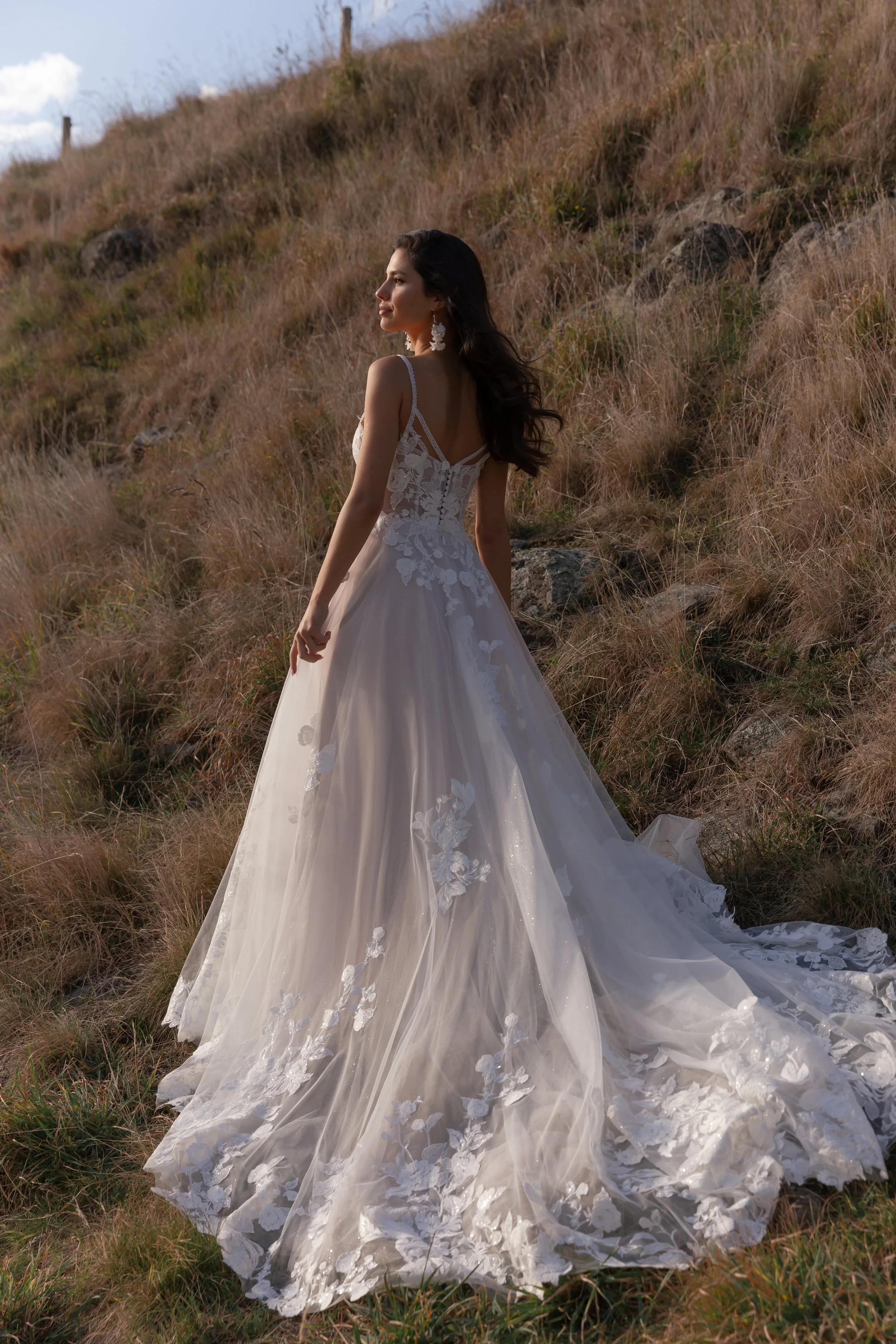 Madi Lane Bridal + Wedding Dresses｜a&bé bridal shop