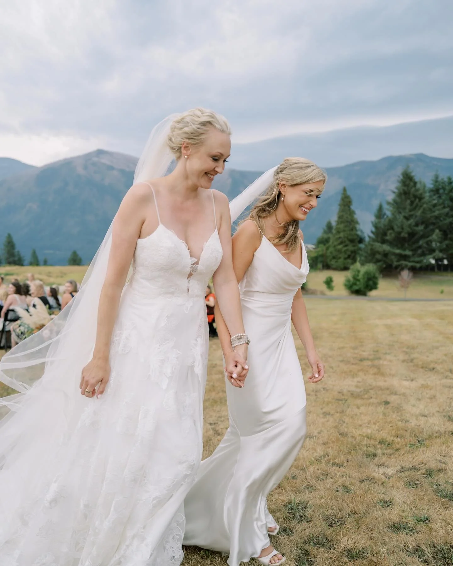 Modern, Romantic, + Unique Bridal Shop｜a&bé bridal shop