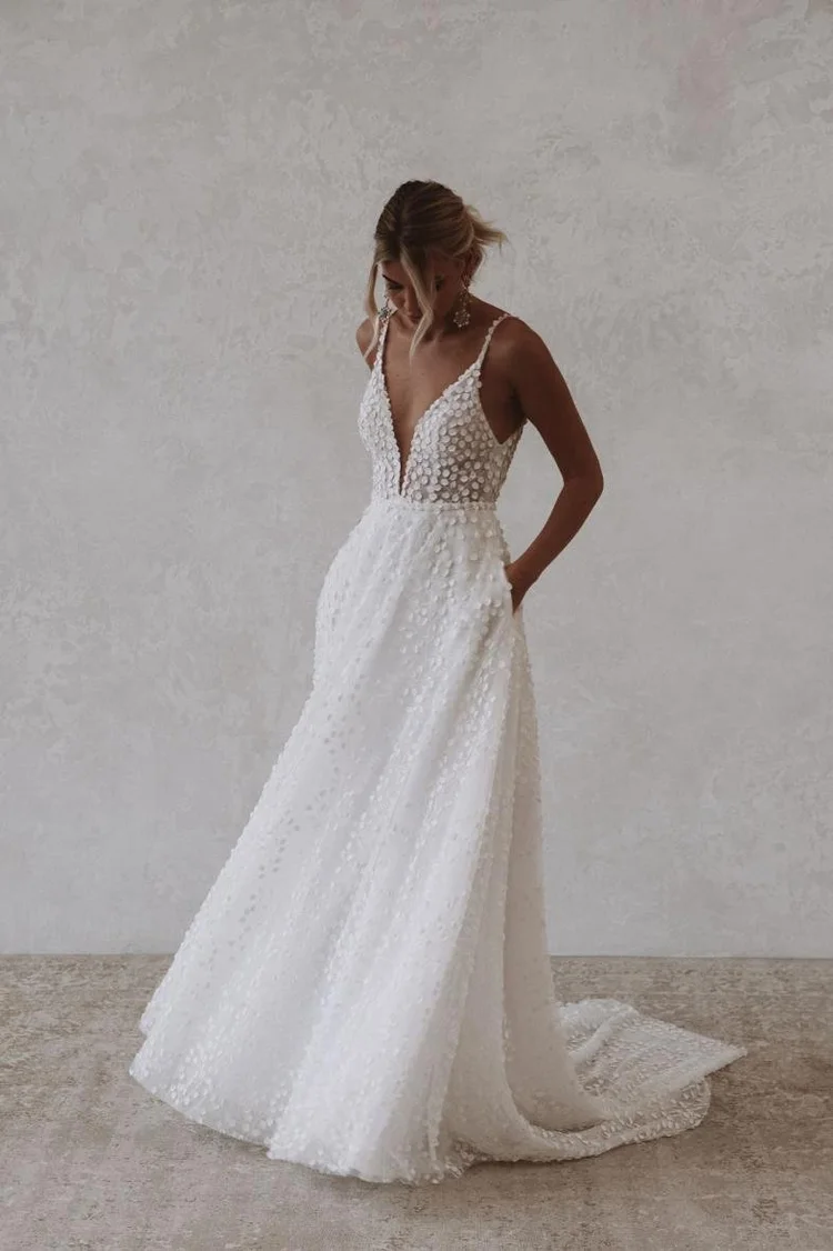 New Made With Love Wedding Dresses｜a&bé bridal shop