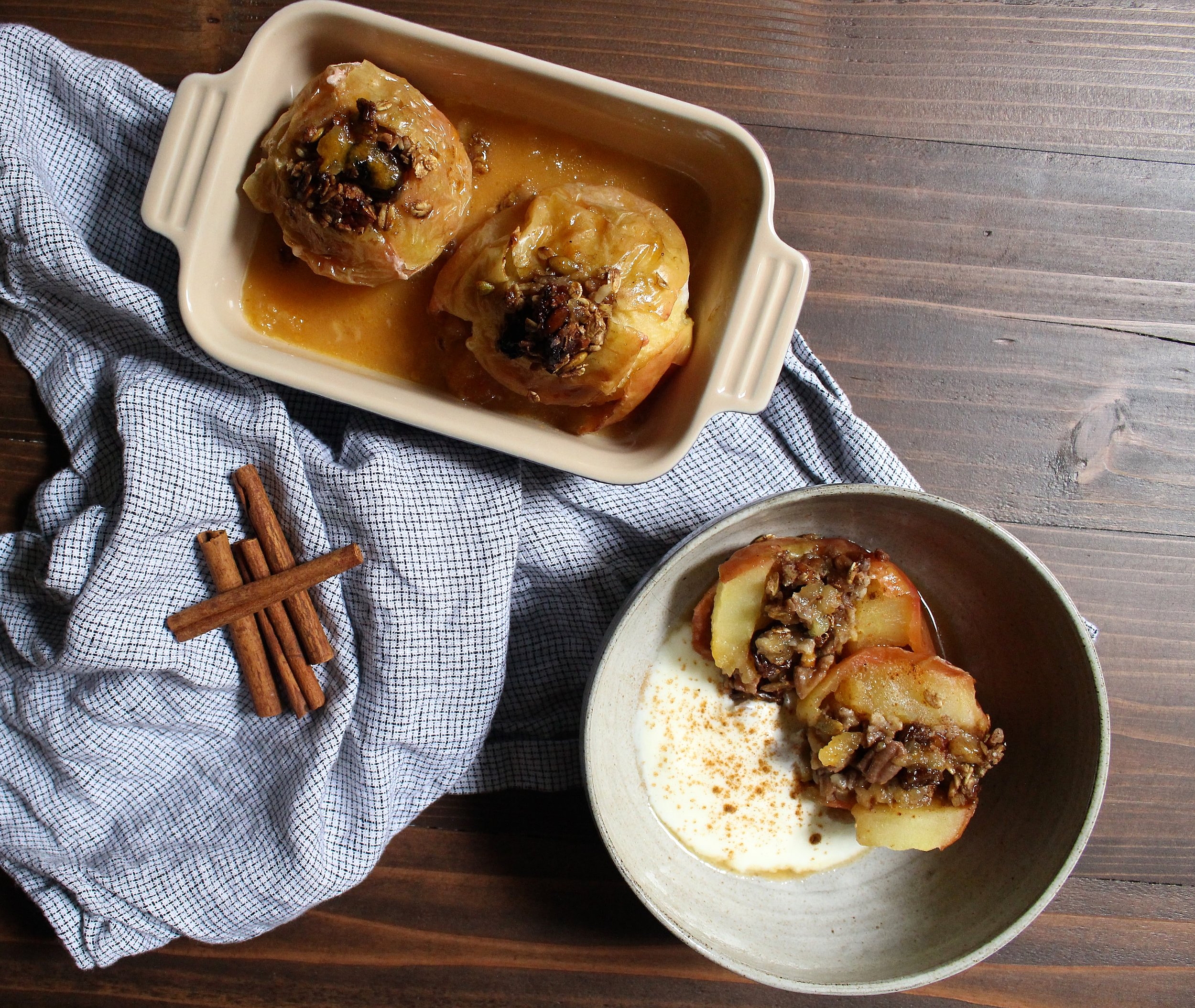 back to school breakfast - oatmeal stuffed baked apples with cinnamon ...
