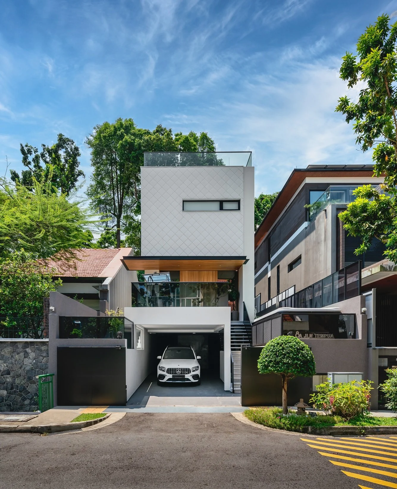 SUMMERHAUS D'ZIGN - Jalan Tempua