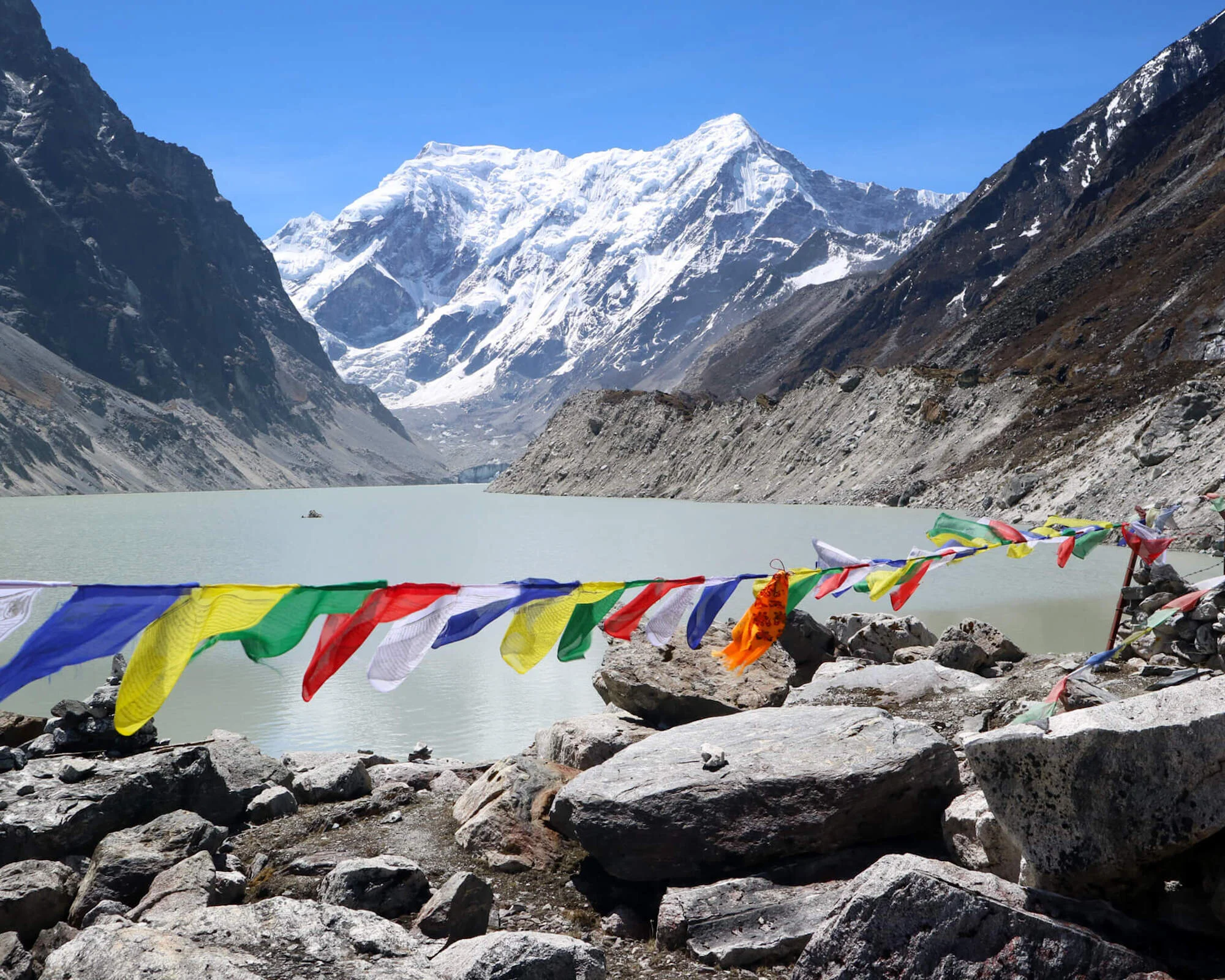 42 Beautiful Places to Hike Around the World (All Fitness Levels)