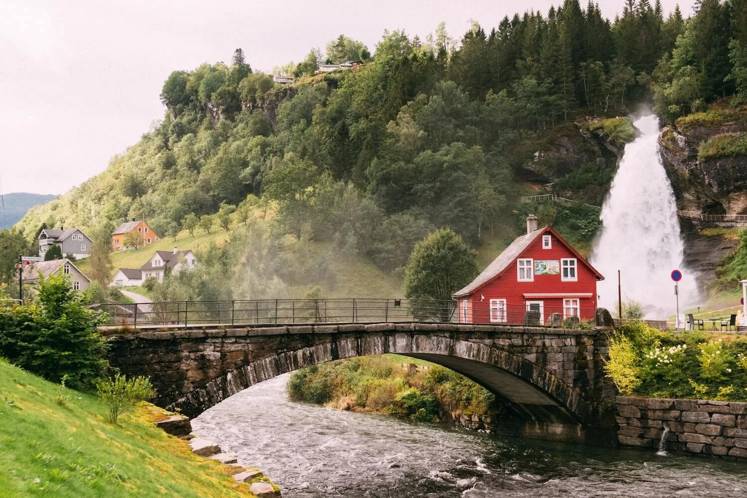 15 Best Places to Visit in September (USA + International)