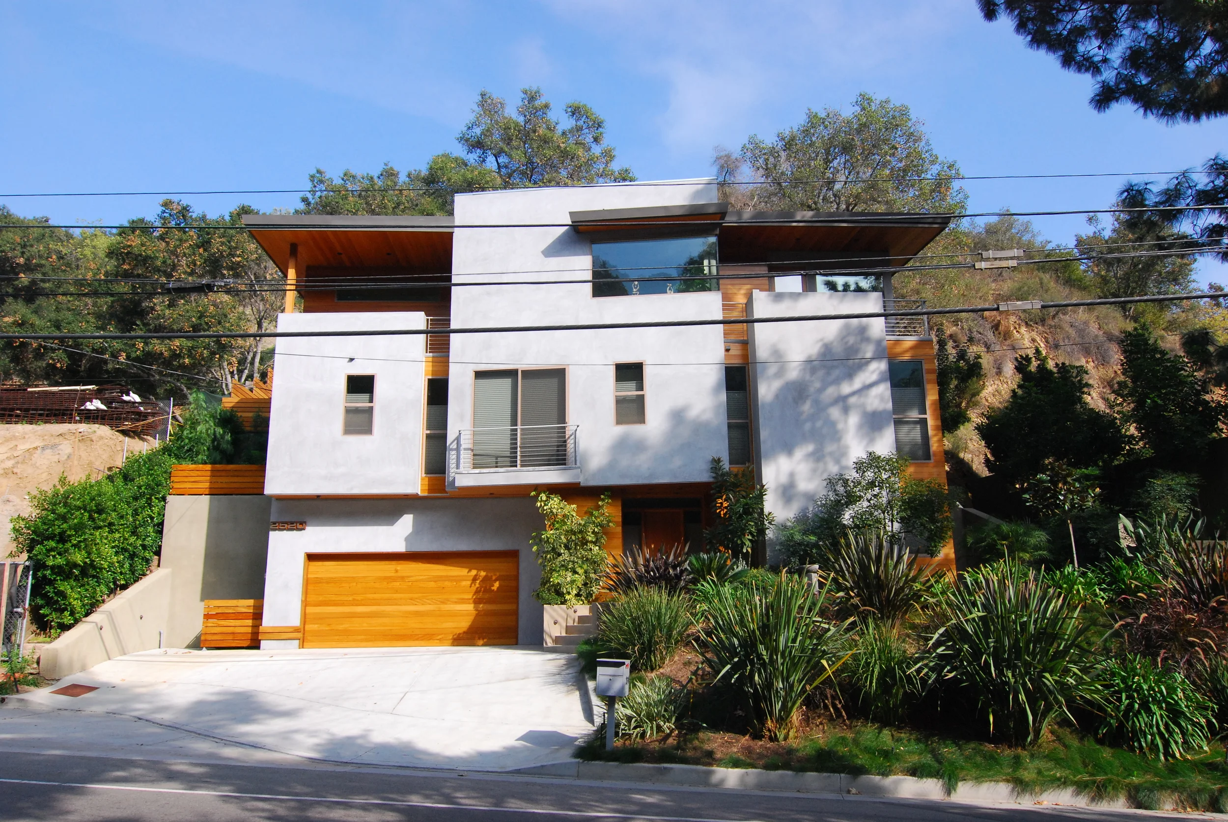 Benedict Canyon — L+V architects inc.