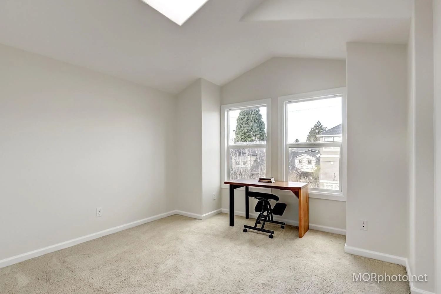 Sunny Boise-Eliot End-unit Rowhome — Urban Nest Realty