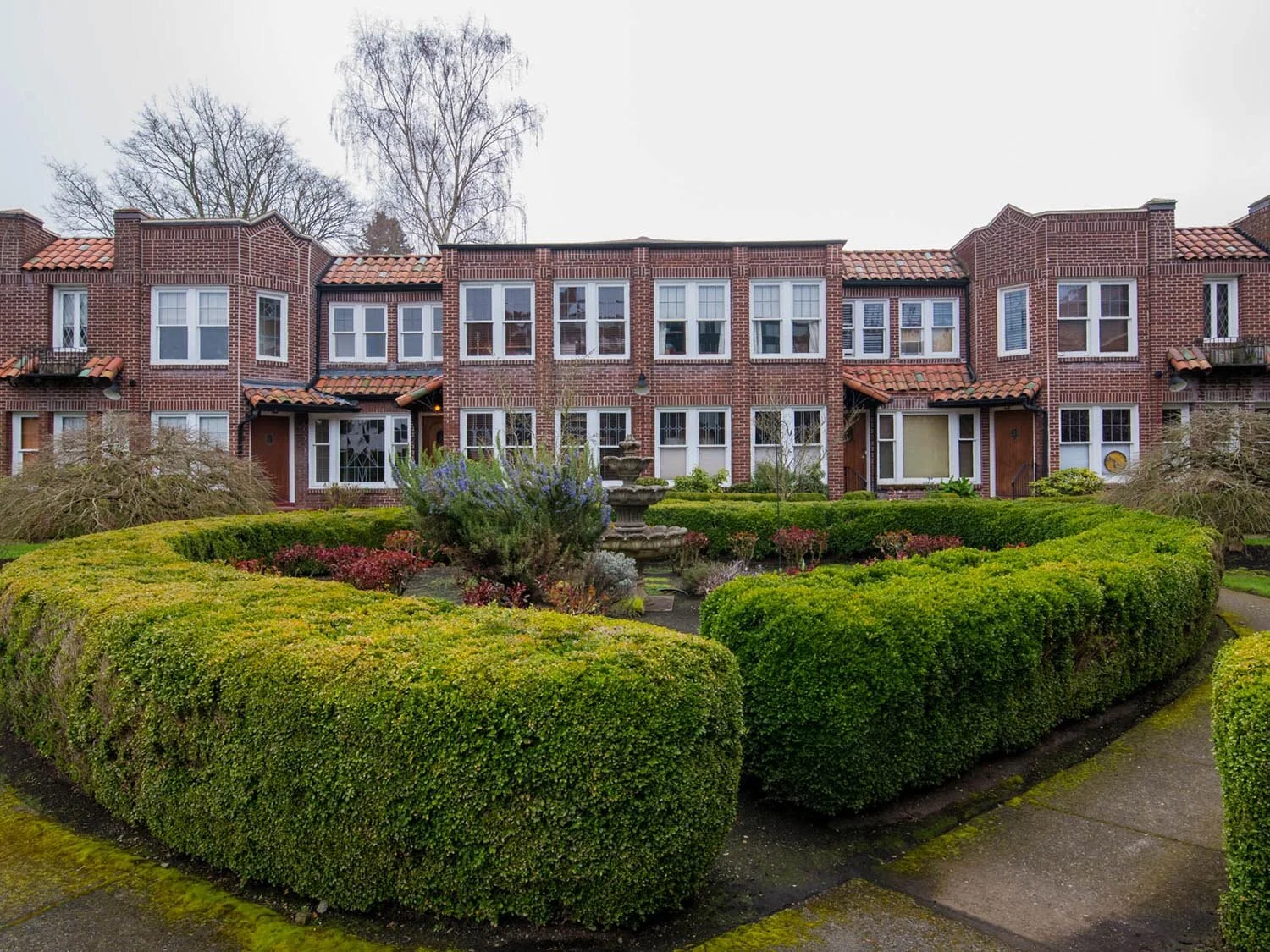 Beautiful Vintage Townhouse Condo — Urban Nest Realty