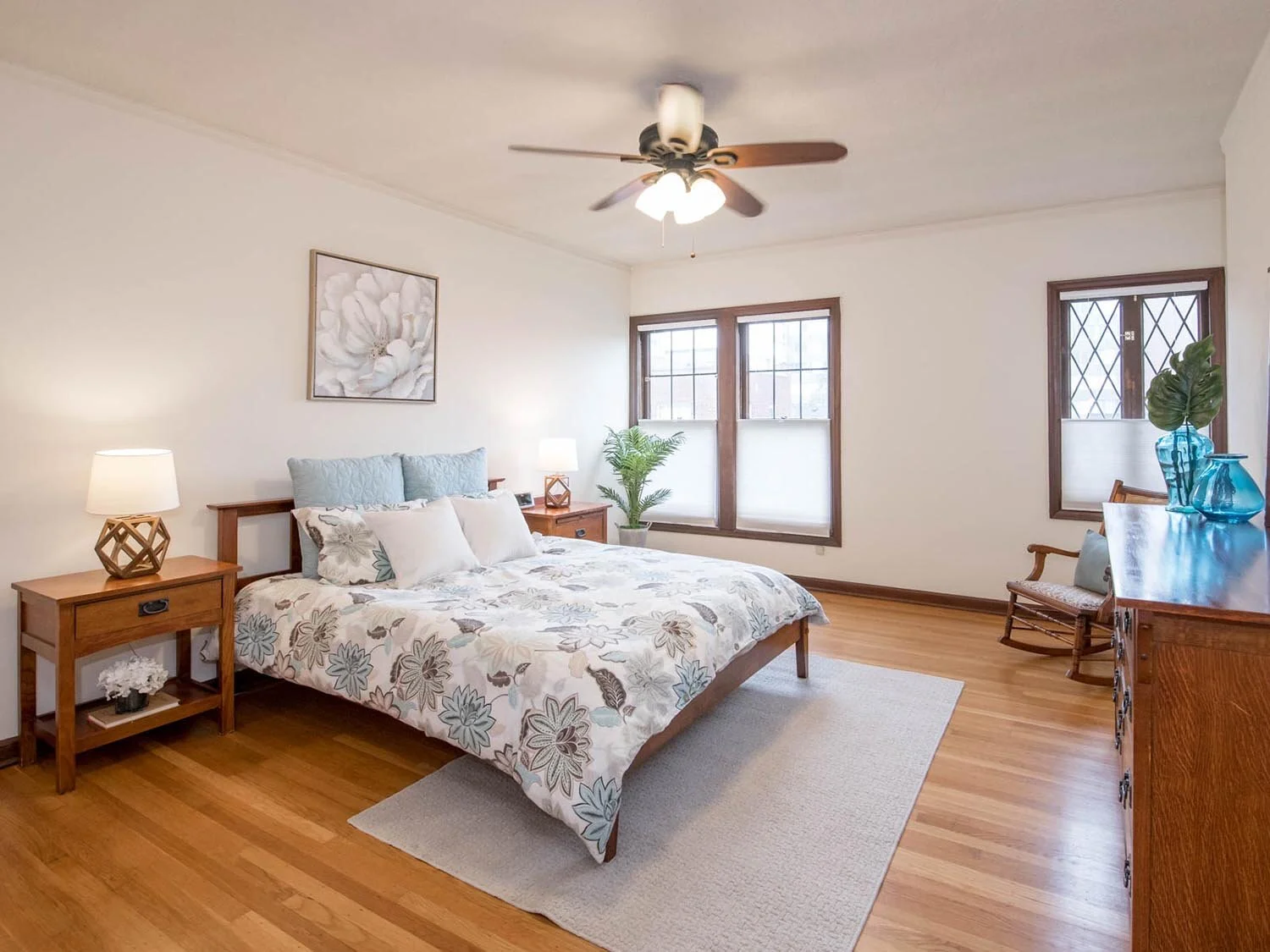 Beautiful Vintage Townhouse Condo — Urban Nest Realty