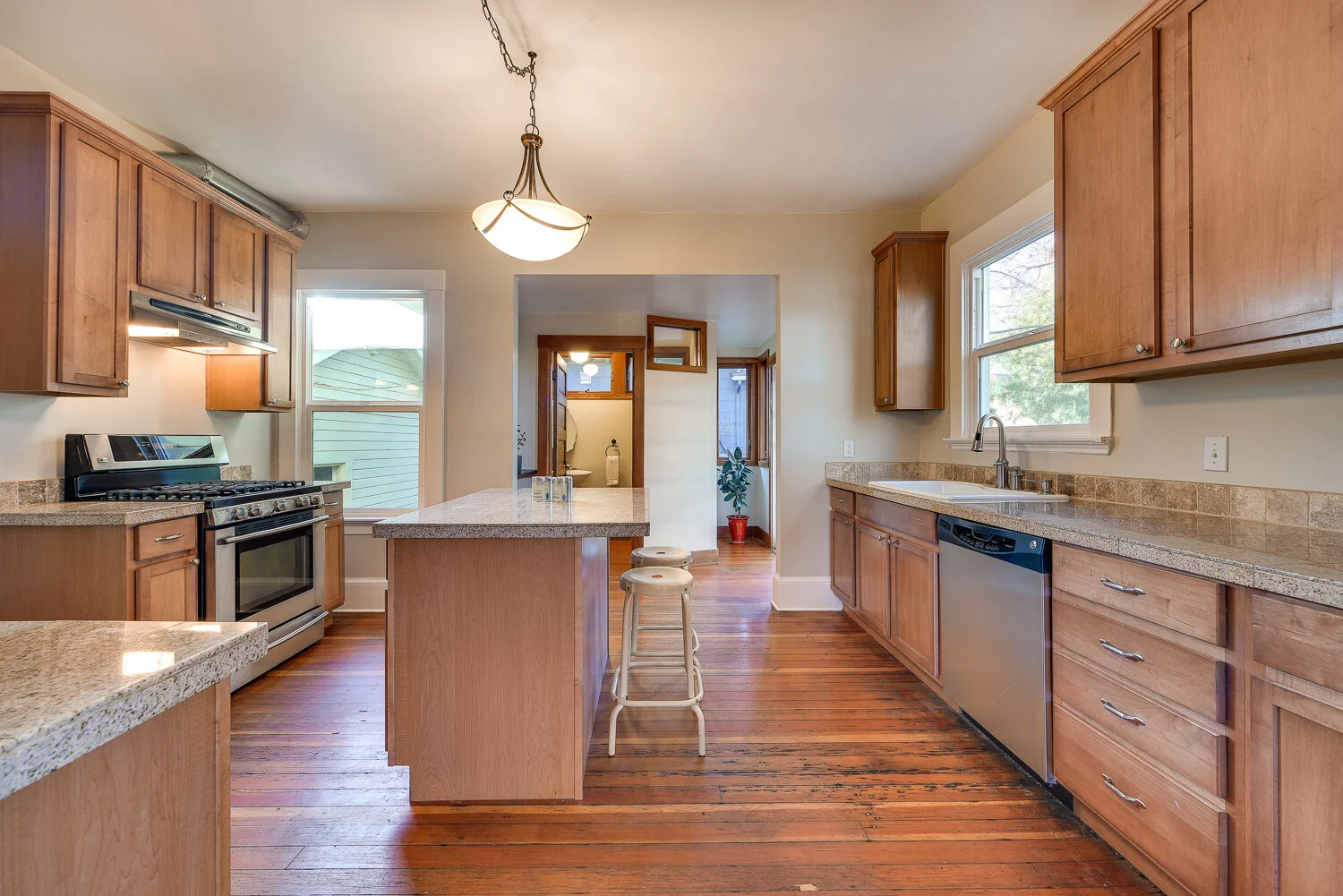 Classic Clinton/Division Old Portland Foursquare — Urban Nest Realty