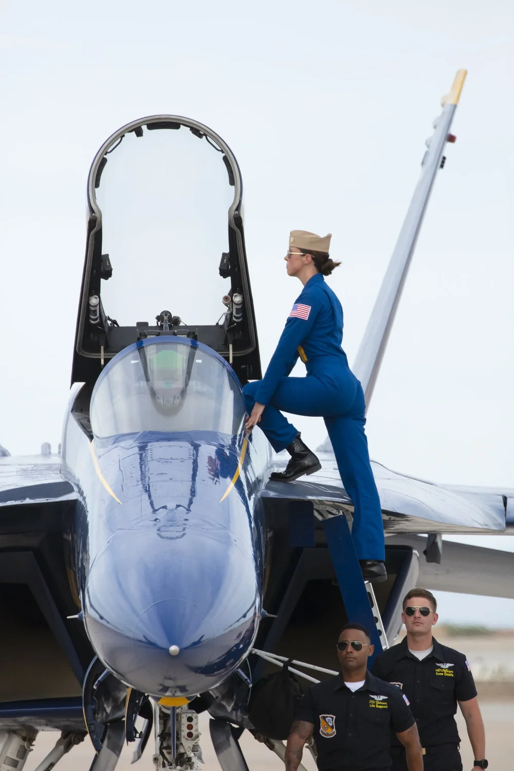 Blue Angels pilot LCDR Amanda Lee — Alan de Herrera