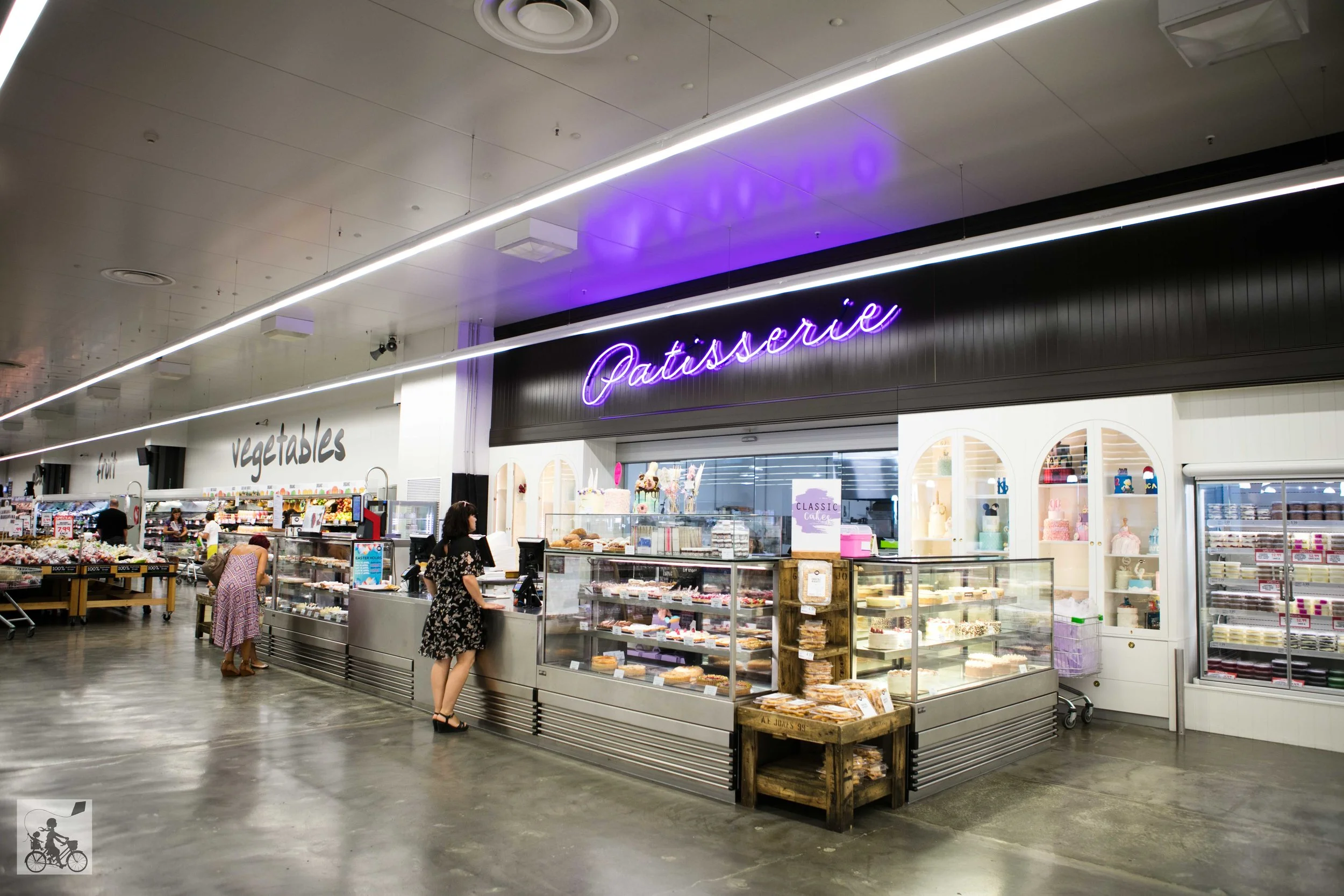 la manna direct supermarket, essendon fields