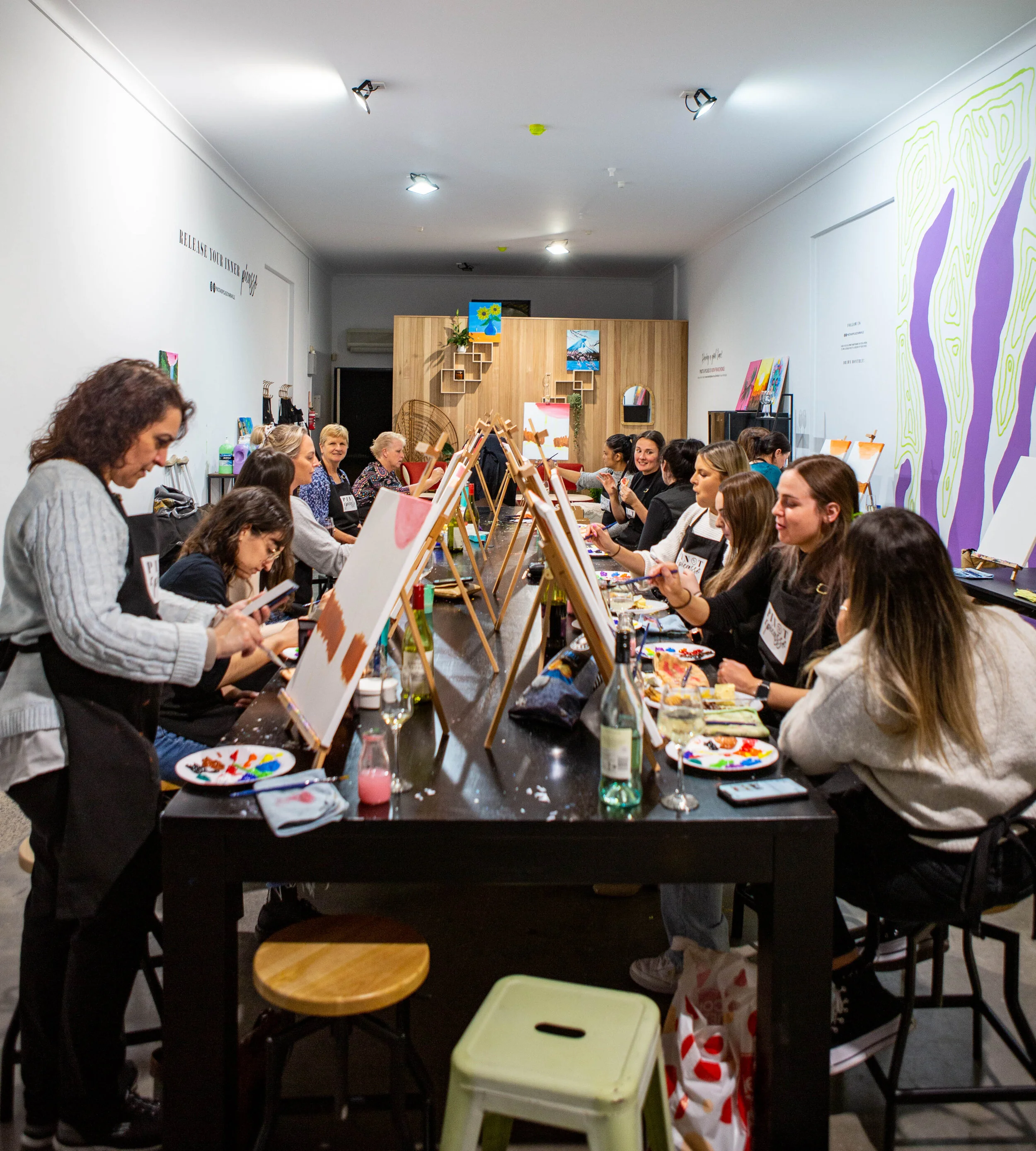 pinot and picasso - sip and paint, yarraville