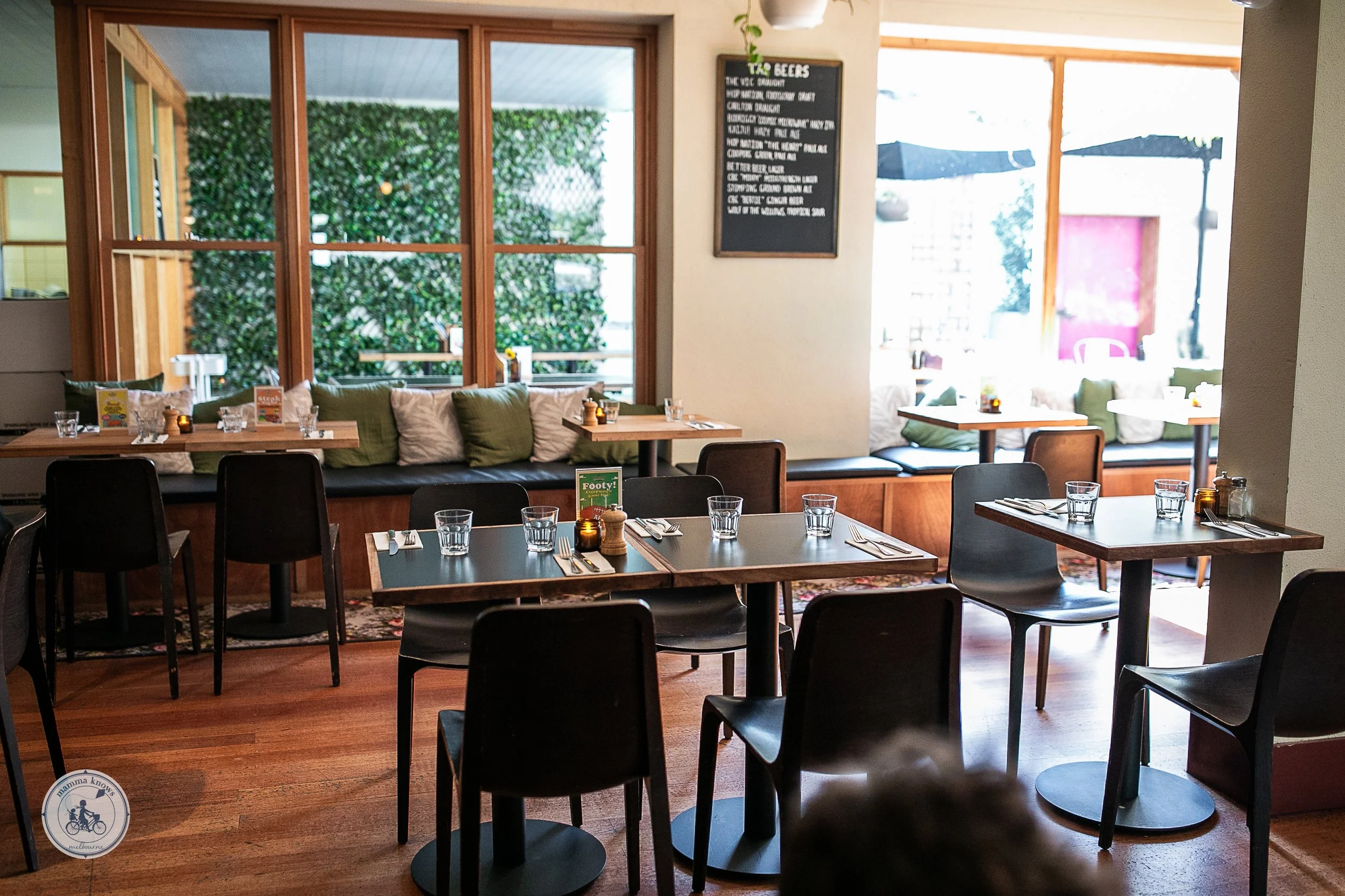 Vic Hotel, Footscray - Mamma Knows West