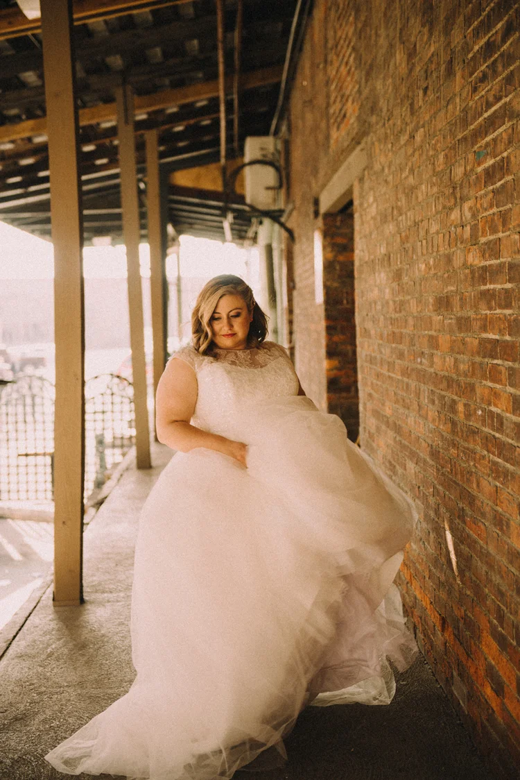 Colin + Jessica // A Columbus Wedding Sneak Peek — Rosey Red ...