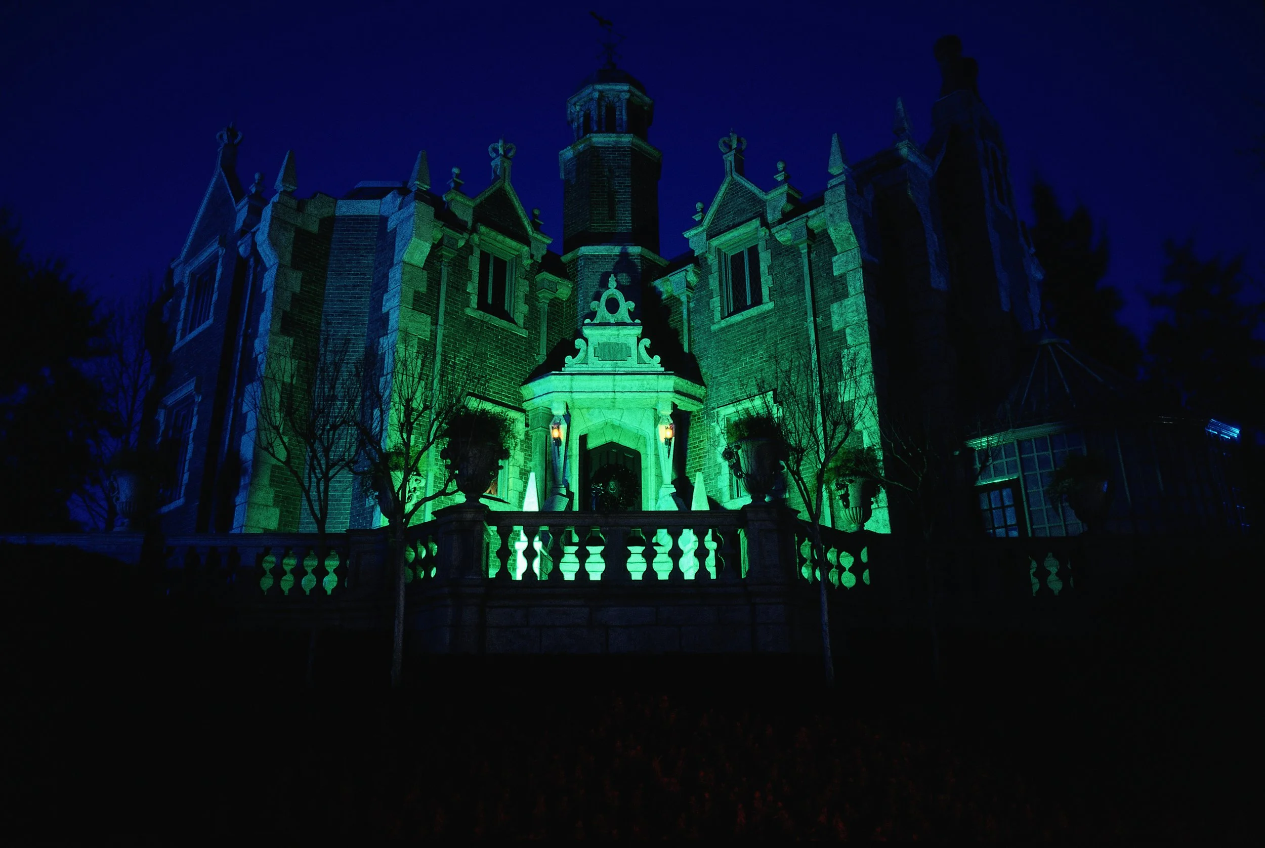 A Chilling Night in Disney's Haunted Mansion — JLH Omnimedia