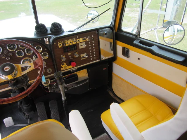 Peterbilt 359 Interior