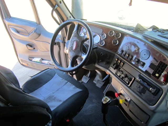 Peterbilt 387 Interior