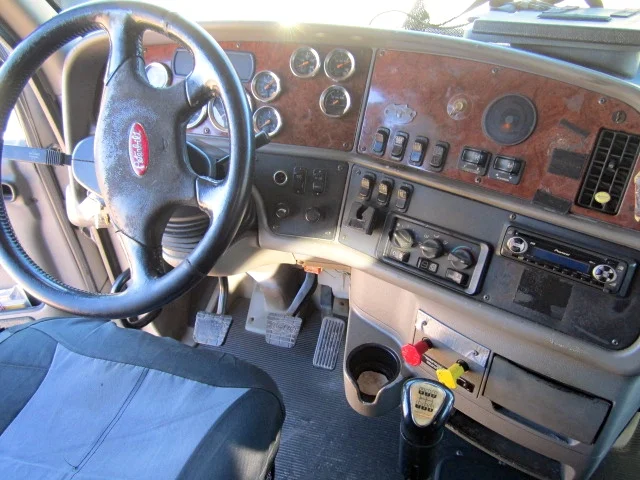 Peterbilt 387 Interior