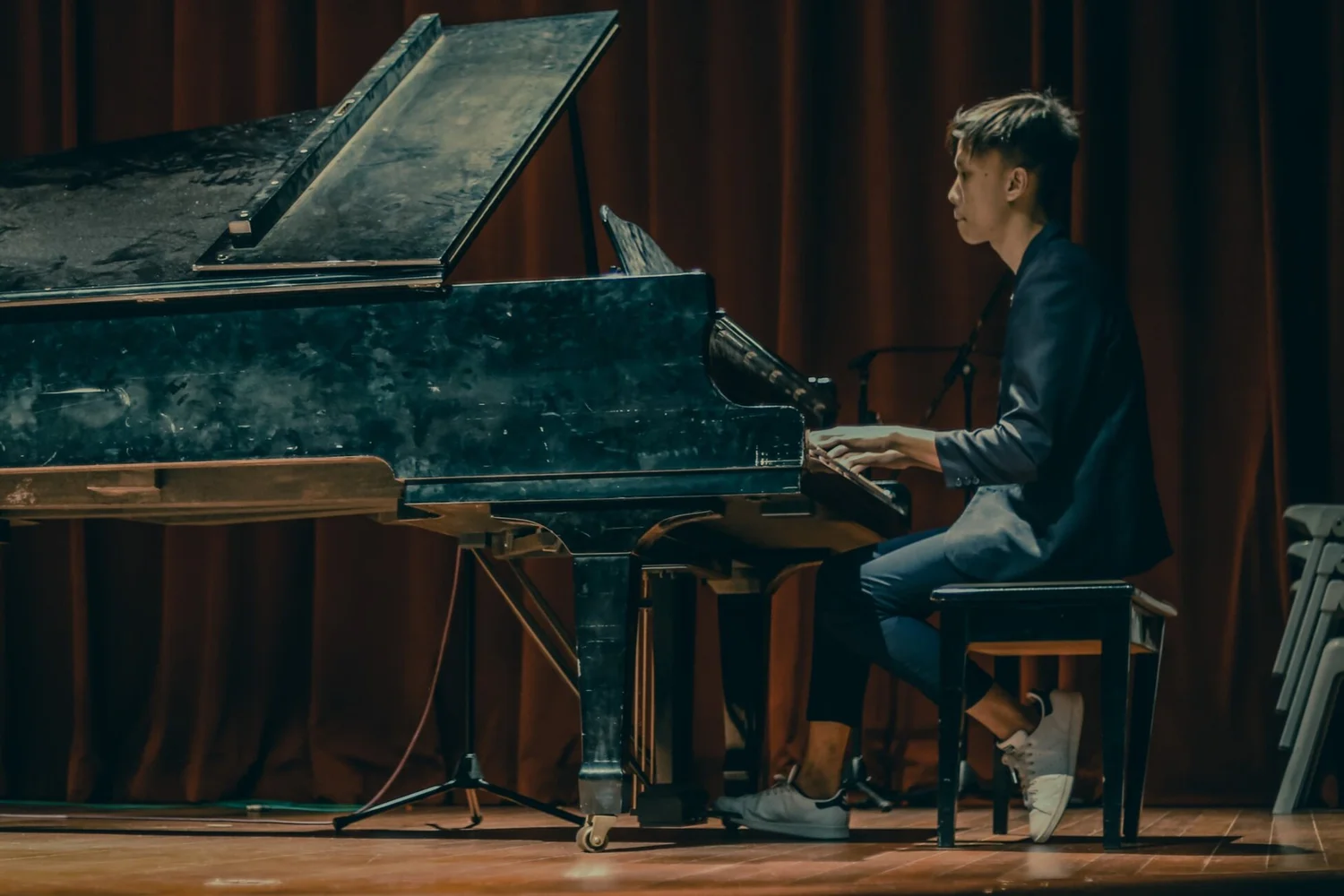 Piano Posture and Hand Position/ Right ways to play piano — After ...