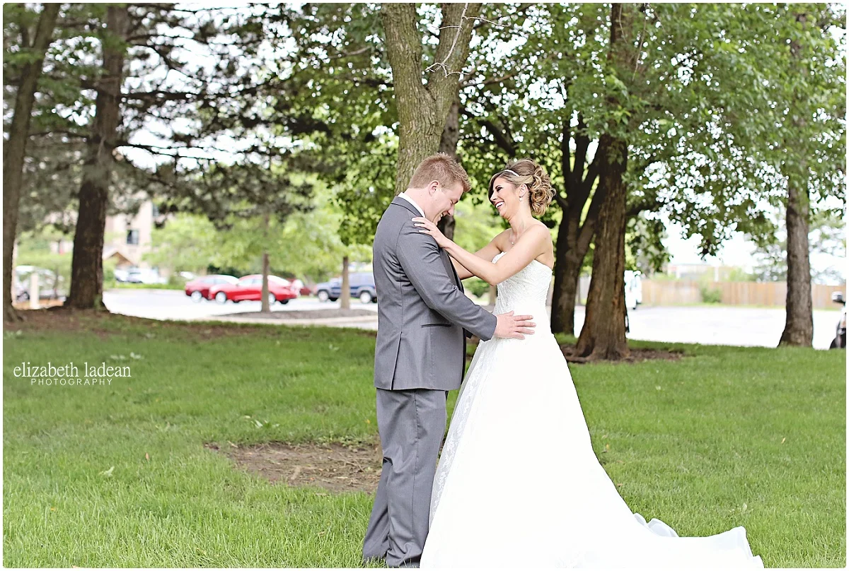 A First Look on Your Wedding Day