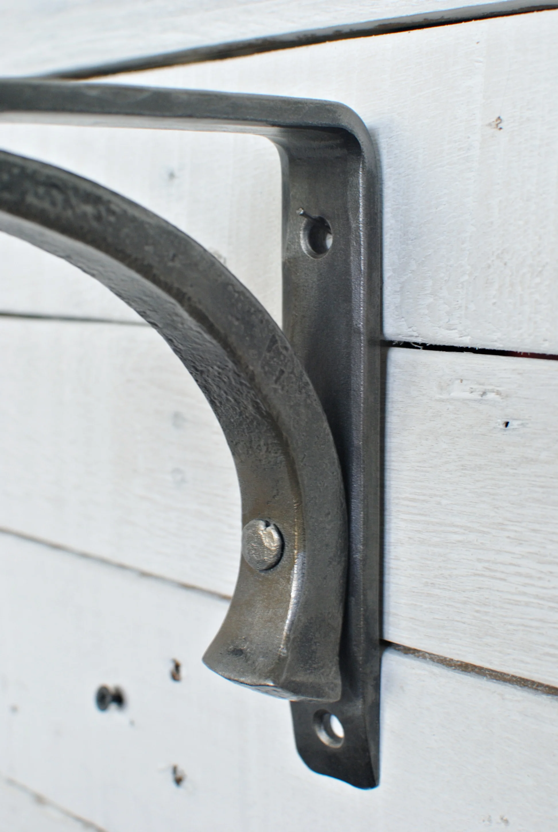 Modern Shelf Bracket — Phoenix Handcraft