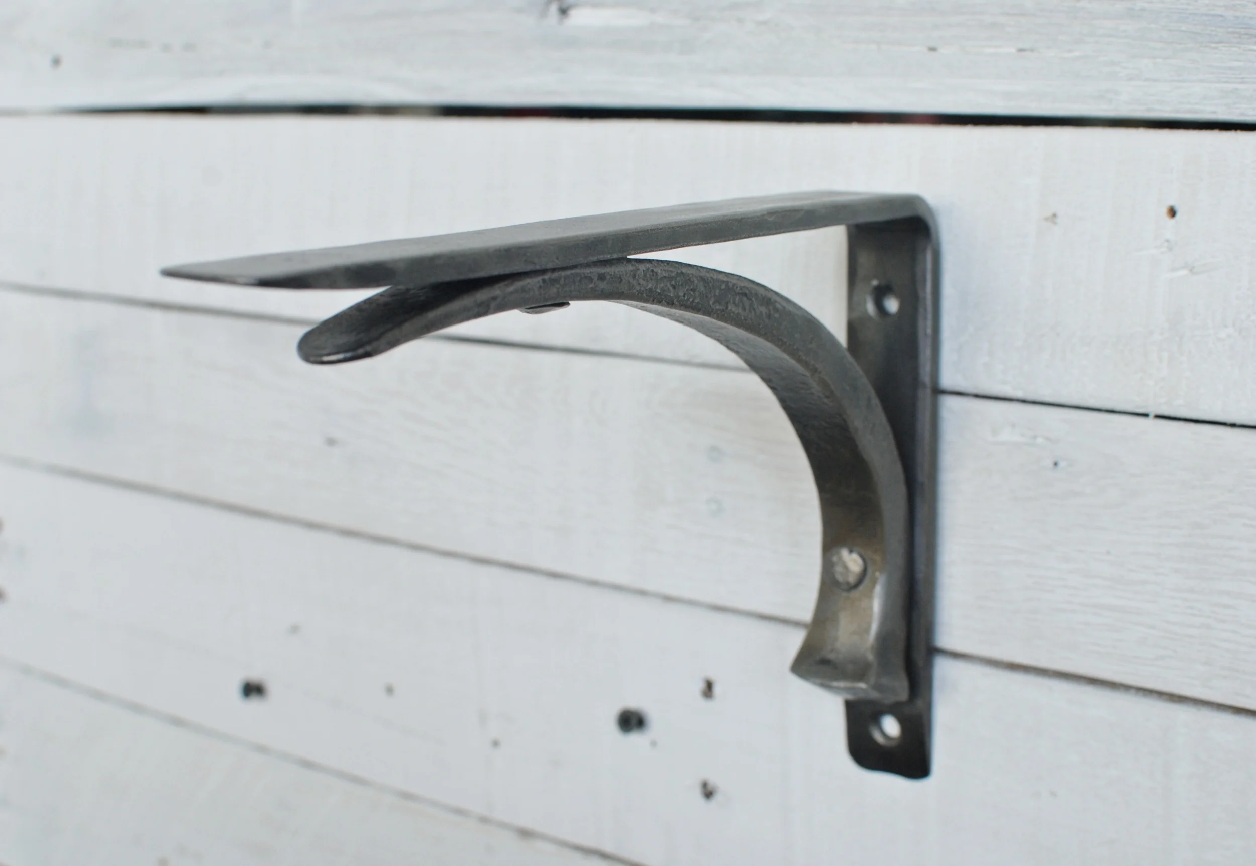 Modern Shelf Bracket — Phoenix Handcraft
