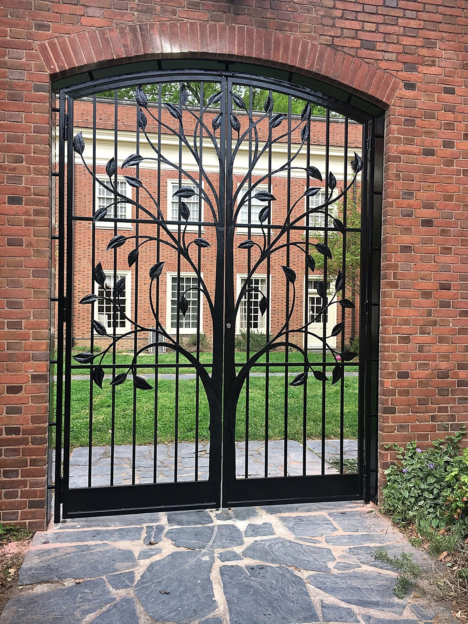 Tree Gate — Phoenix Handcraft