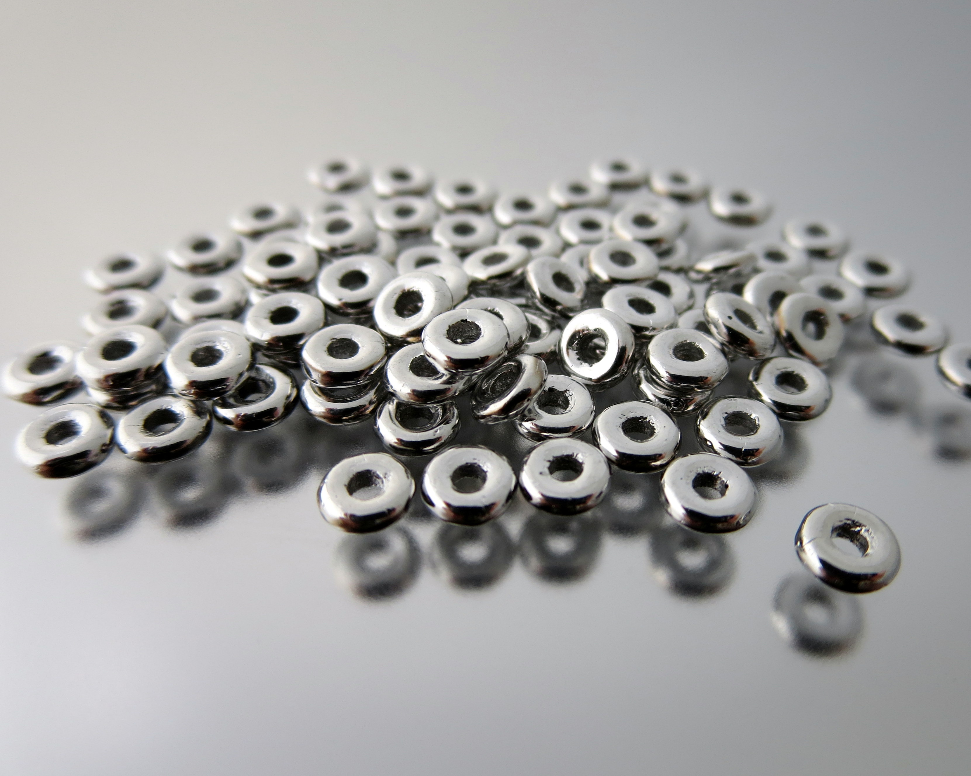 "O" Beads — The Buffalo Bead Gallery