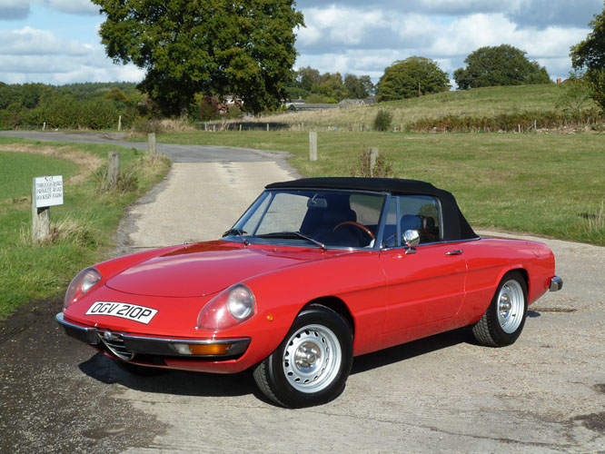 Black and White Garage - 1975 Alfa Romeo Spider